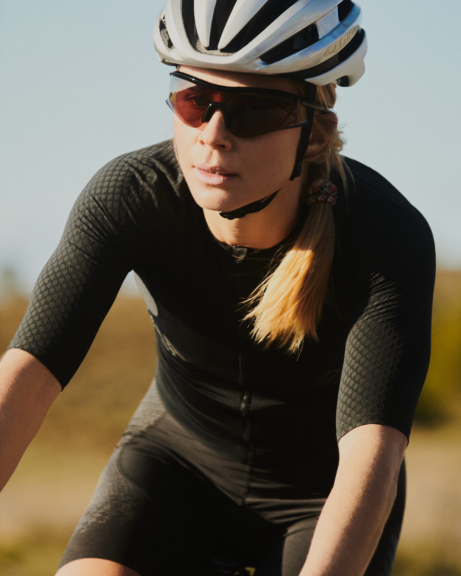 為世界級自行車賽所打造，Rapha 推出最具空力速度感車衣，同場加映：全新三款性能風格鏡款 - OUTSiDERS - 戶外風格誌