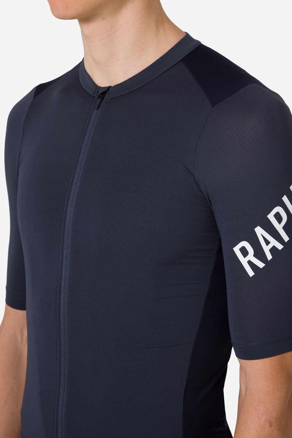 為世界級自行車賽所打造，Rapha 推出最具空力速度感車衣，同場加映：全新三款性能風格鏡款 - OUTSiDERS - 戶外風格誌